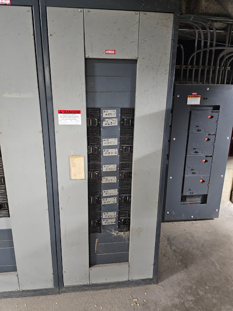 GE 2500 Amp AV-Line Switchboard 277/480 Volt 3 Phase 4 wire – IndSurp