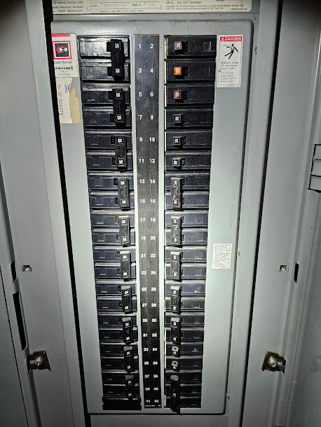 Cutler Hammer PRL1A 225 Amp Main Panel With Breakers 120/208 Volt 3 Ph ...