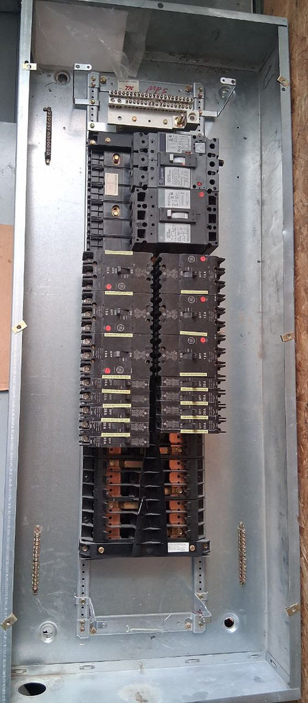 GE 225 Amp Main Panel With Breakers 480Y/277 Volt 3 Phase 4 Wire – IndSurp