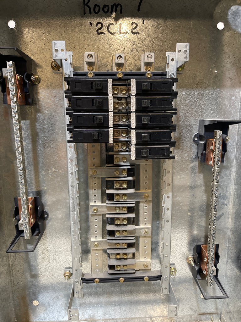 Westinghouse 100 Amp Panel With Breakers 208Y/120 Volt 3 Phase 4 Wire ...