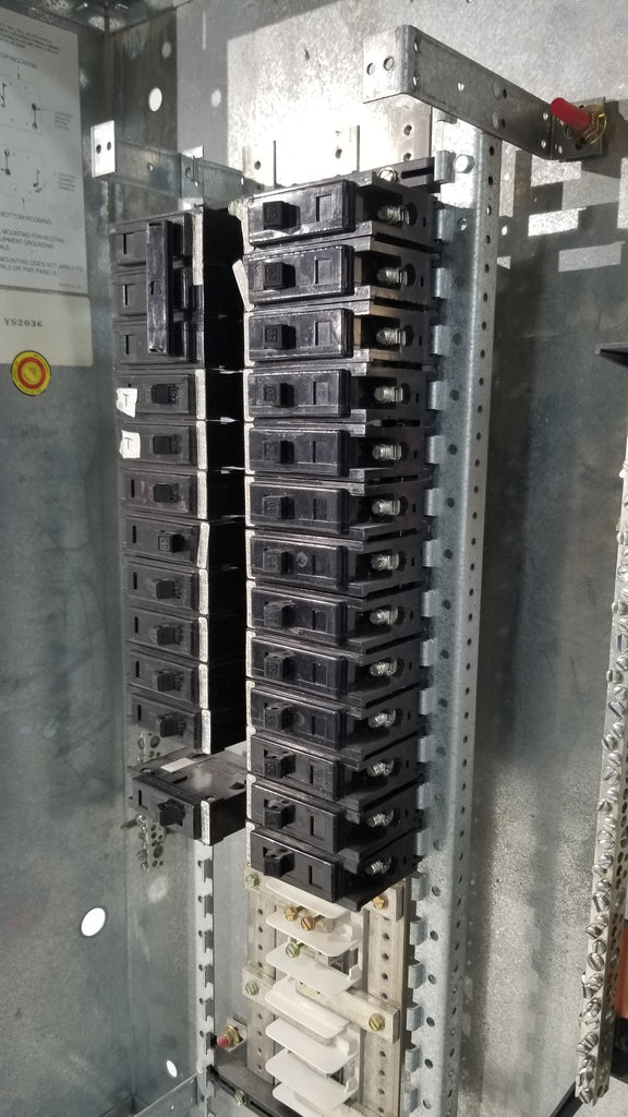 CH/Cutler Hammer PRL1 Panel With 40 Amp Main And Breakers 208Y/120 Vol ...