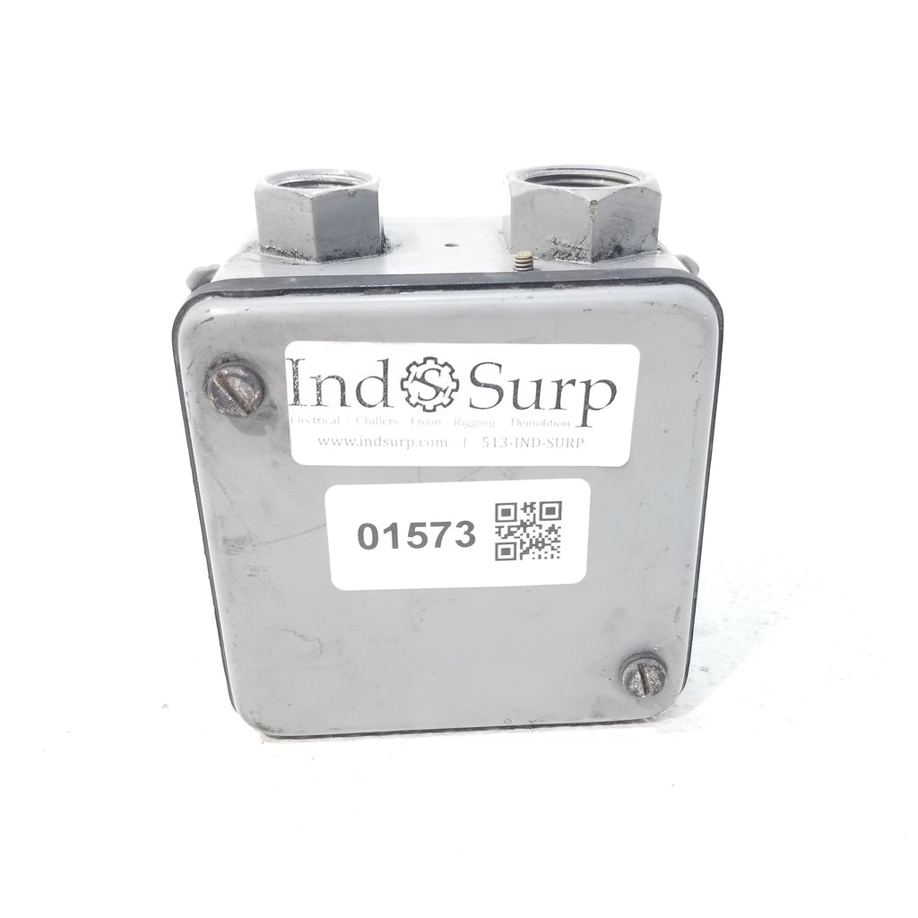 Johnson Enclosed Switch 20 Amp 240/120 Volt – IndSurp